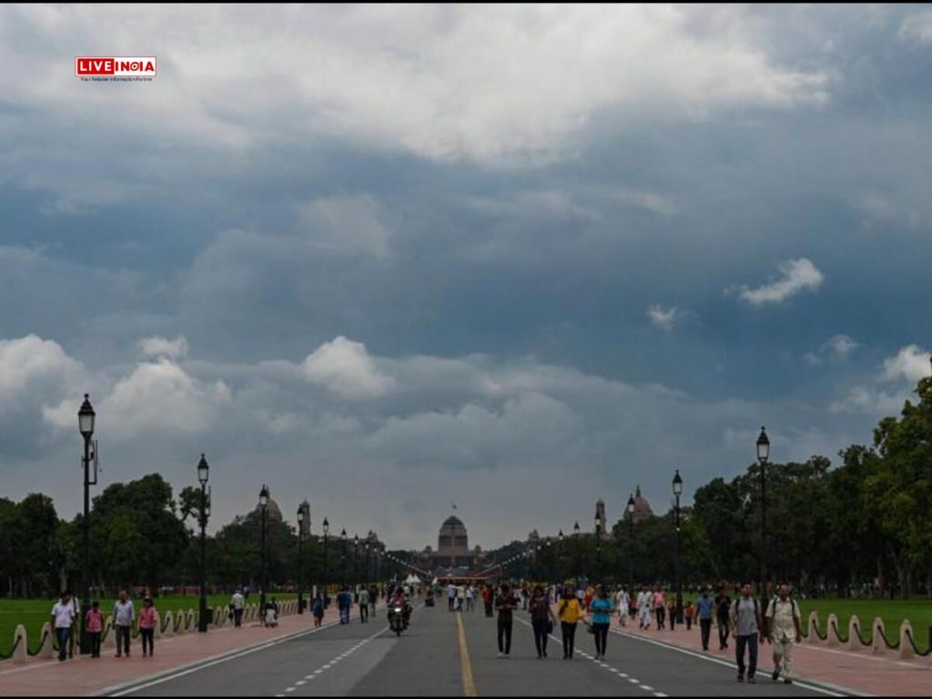 Delhi Records Cleanest Air in Three Years, AQI Drops to 85 - Live India