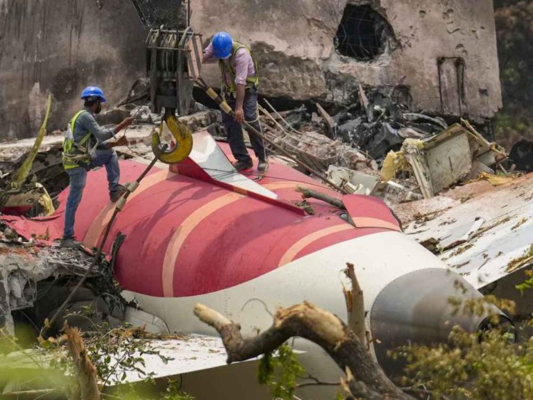 Air India Crash Probe Focuses on Suspected Dual Engine Failure in ...