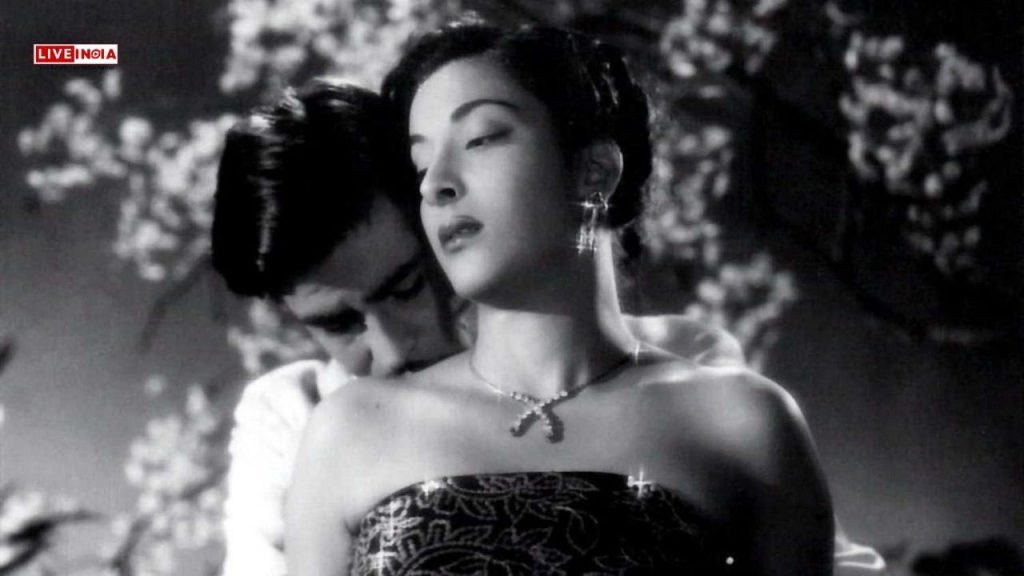 Nargis & Raj Kapoor: A Love Story That Cost Her Everything-Lost Money ...