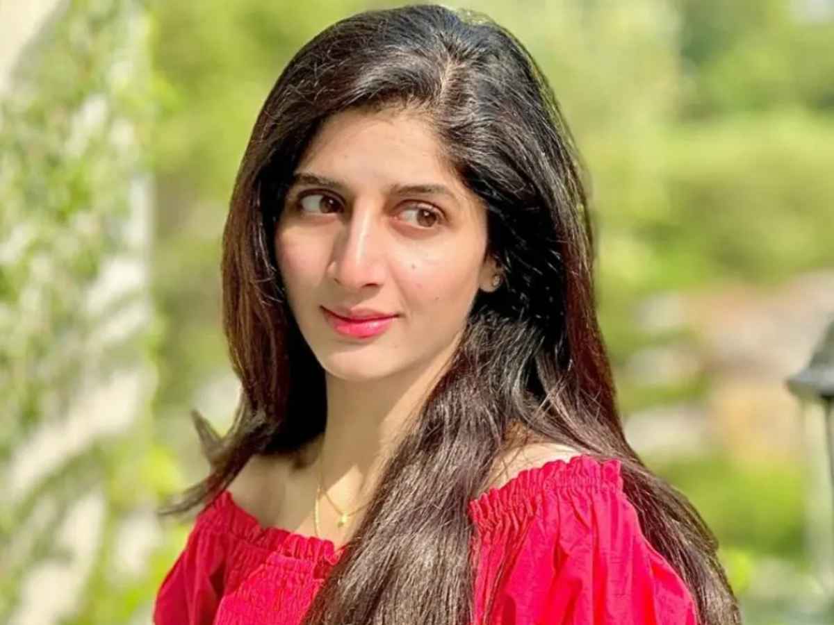 Mawra Hocane Instagram Blocked Again But Why Was It Showed Up? - Live India